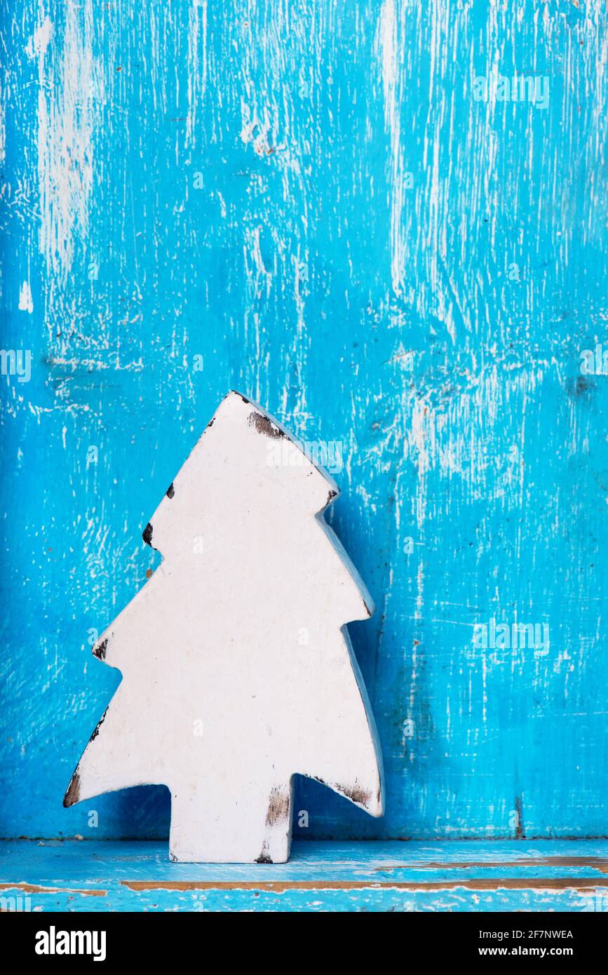 White wooden tree hi-res stock photography and images - Alamy