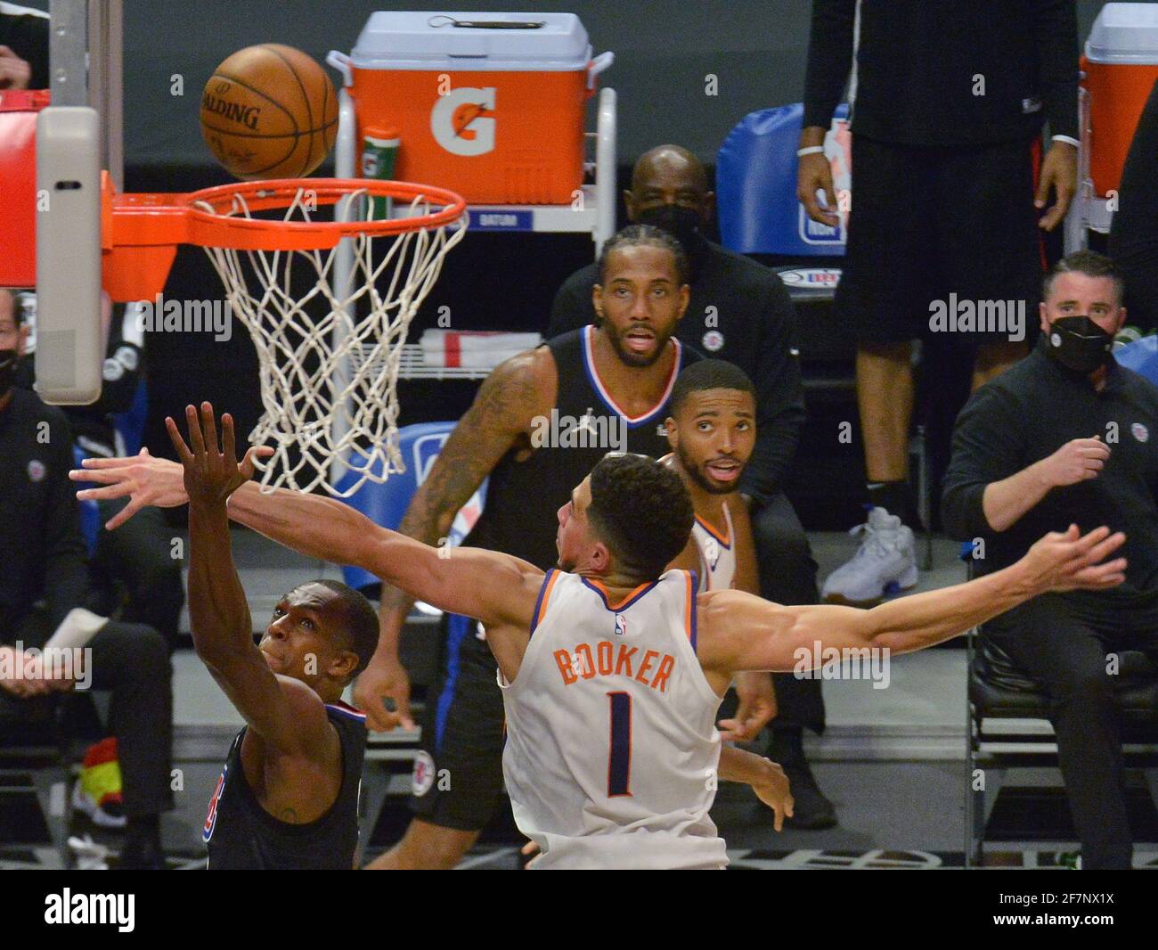 Devin booker suns hi-res stock photography and images - Alamy