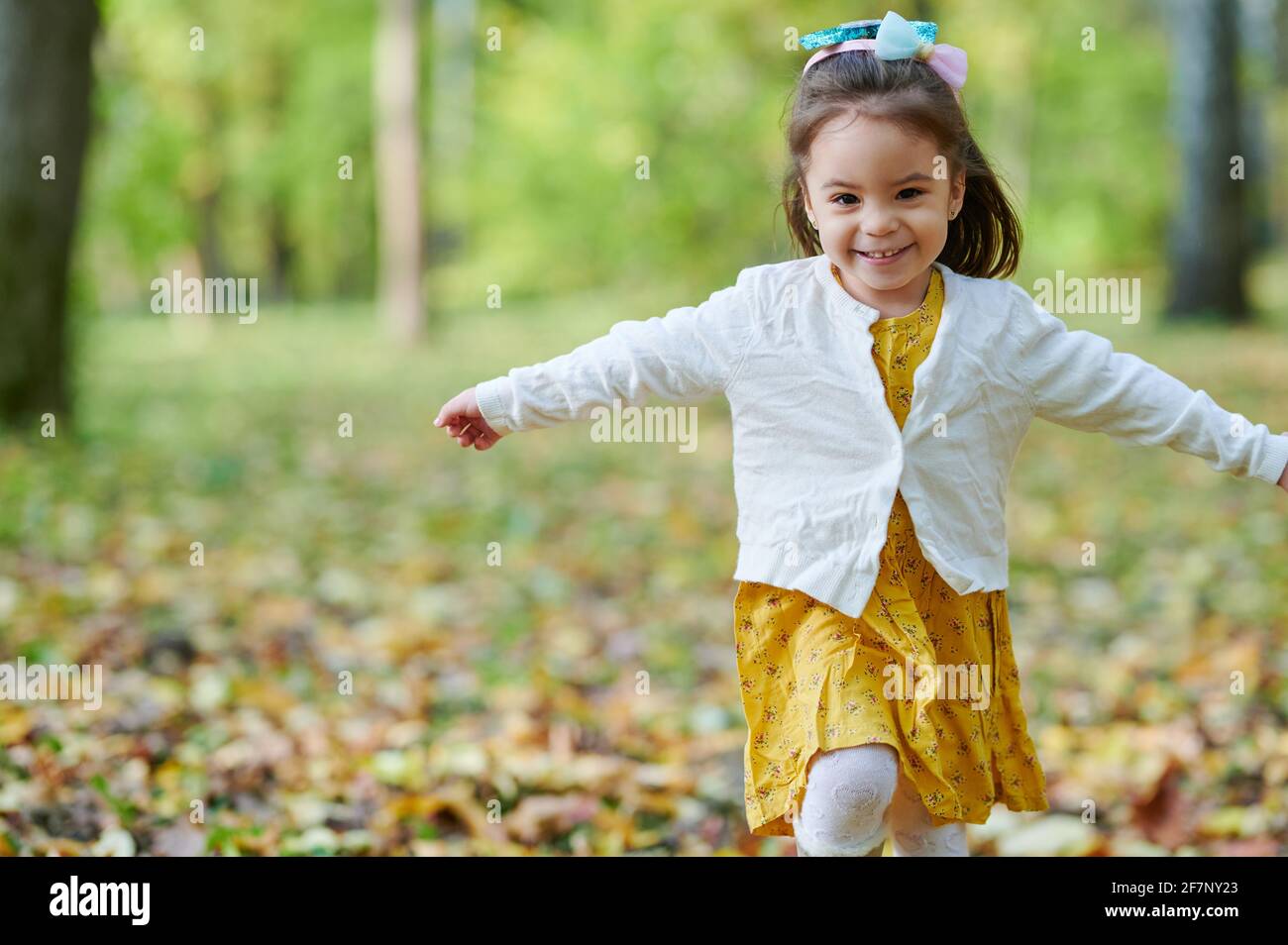 Girl run garden blurred caucasian hi-res stock photography and images ...