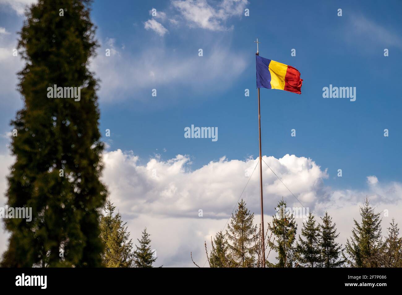 Flag of romania waving hi-res stock photography and images - Alamy