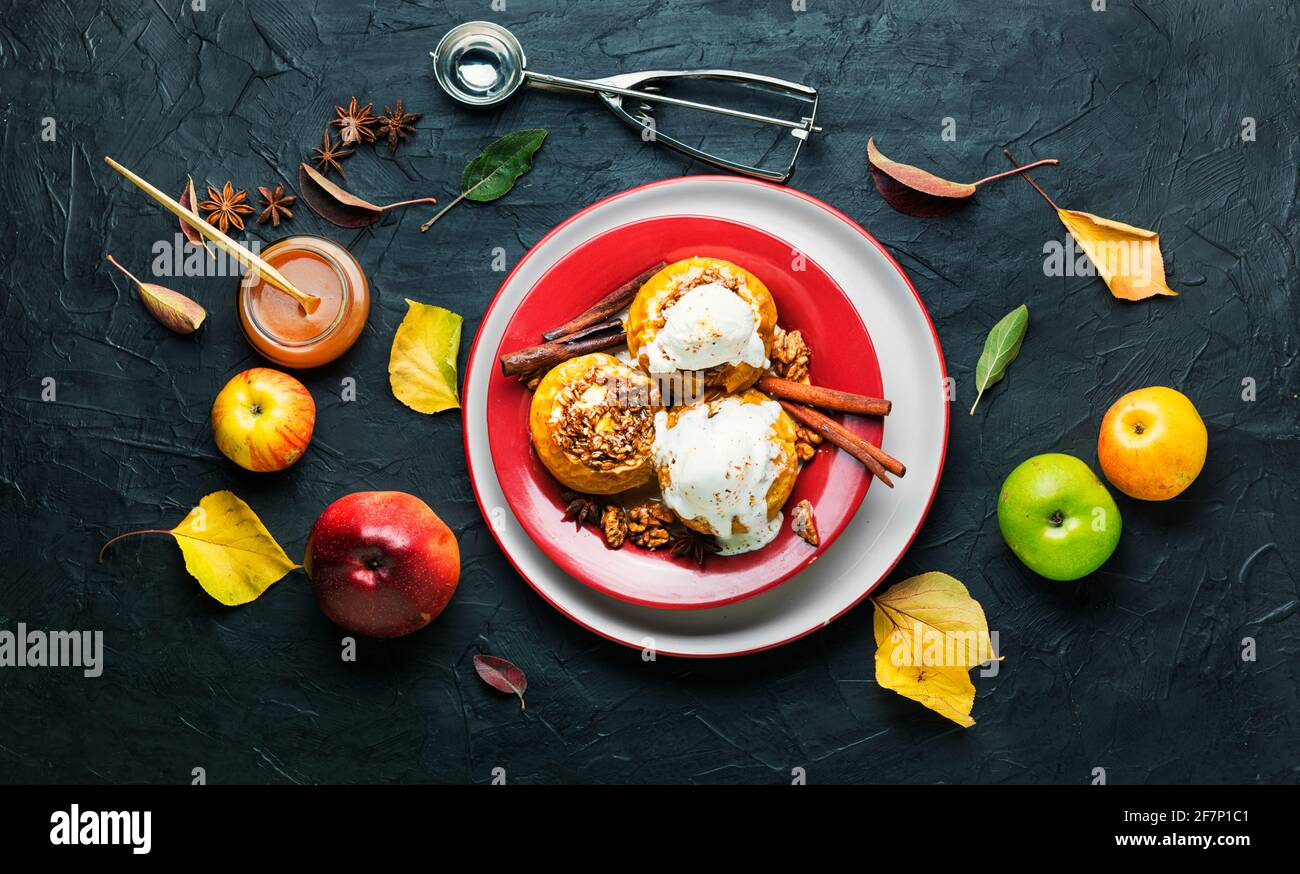 Fallen ice cream scoop hi-res stock photography and images - Alamy