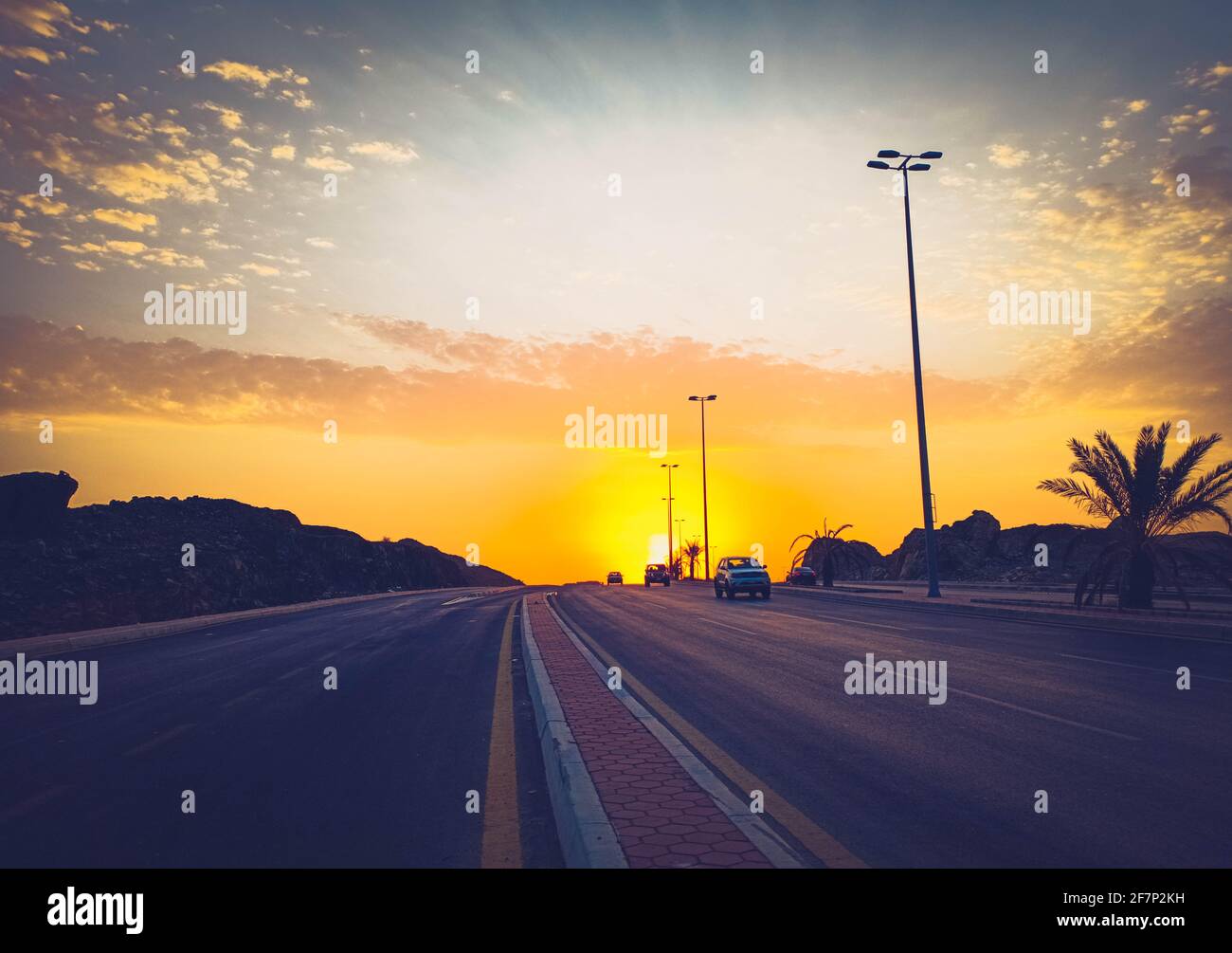 saudi arabian desert road Stock Photo - Alamy