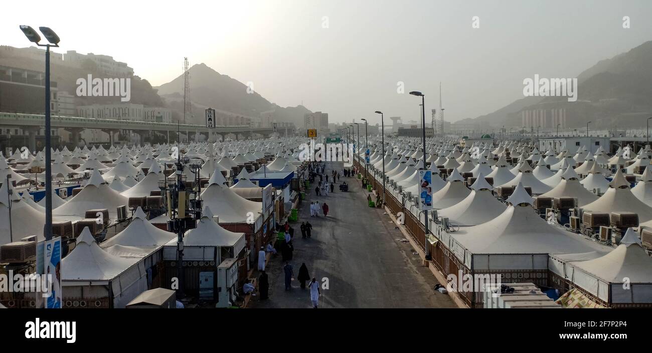 Hajj tent city in Mina, Makkah KSA Stock Photo - Alamy