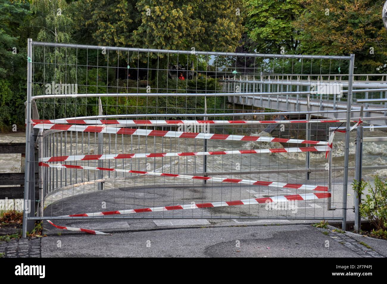 Hochwasser, Gefahr, Überschwemmung, Wasser, Isel, Iselkai, Kai ...