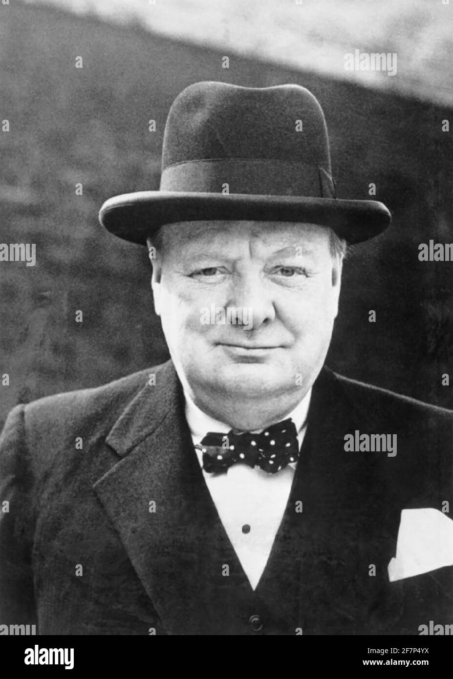 Winston churchill portrait hi-res stock photography and images - Alamy