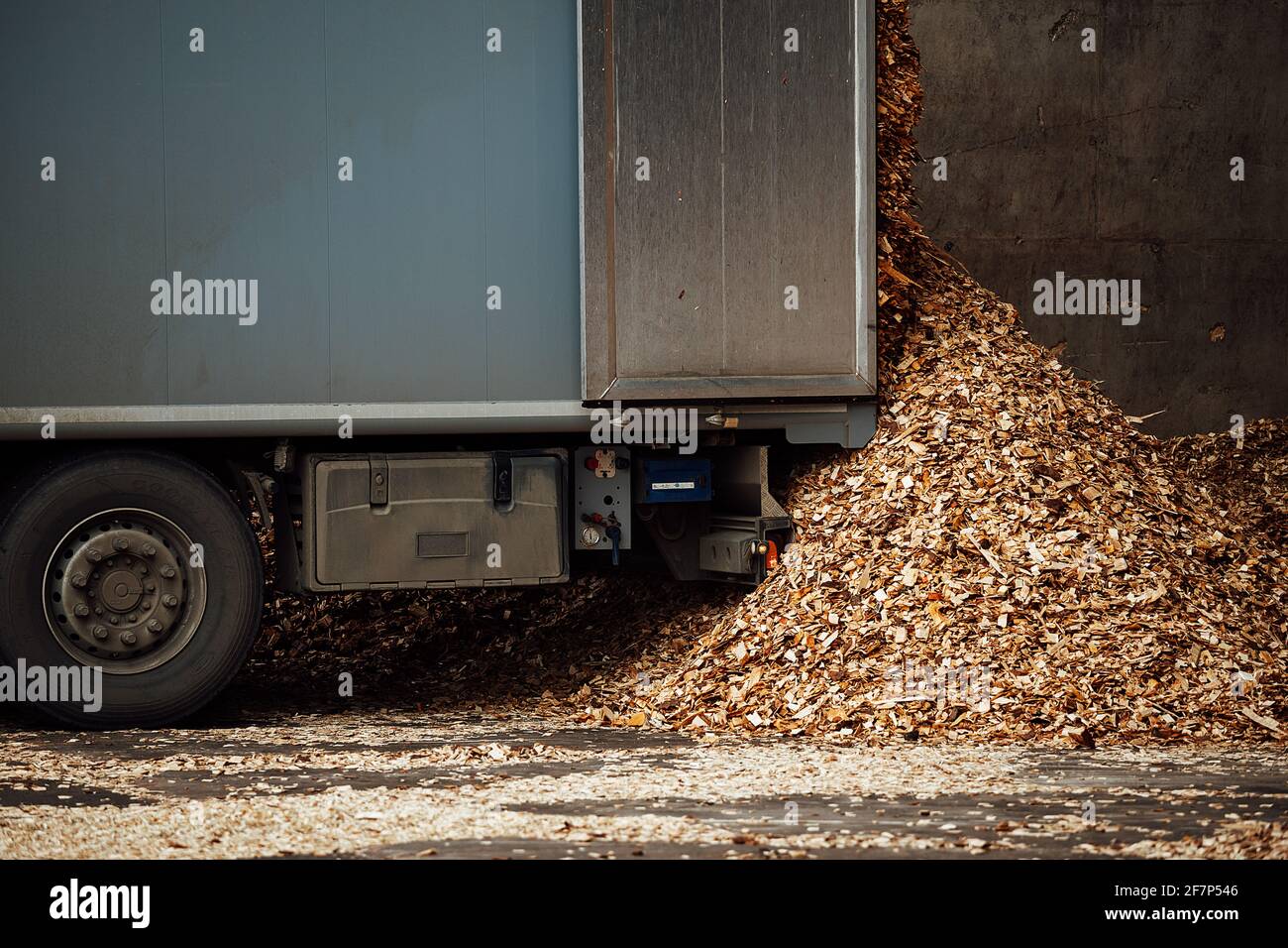 Wood unloading hi-res stock photography and images - Alamy