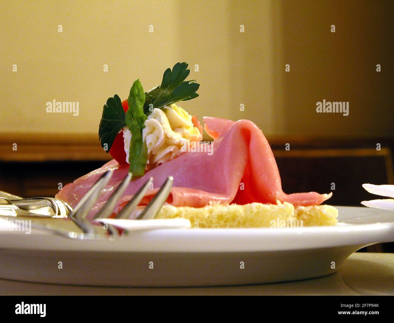 Boiled ham hi-res stock photography and images - Alamy
