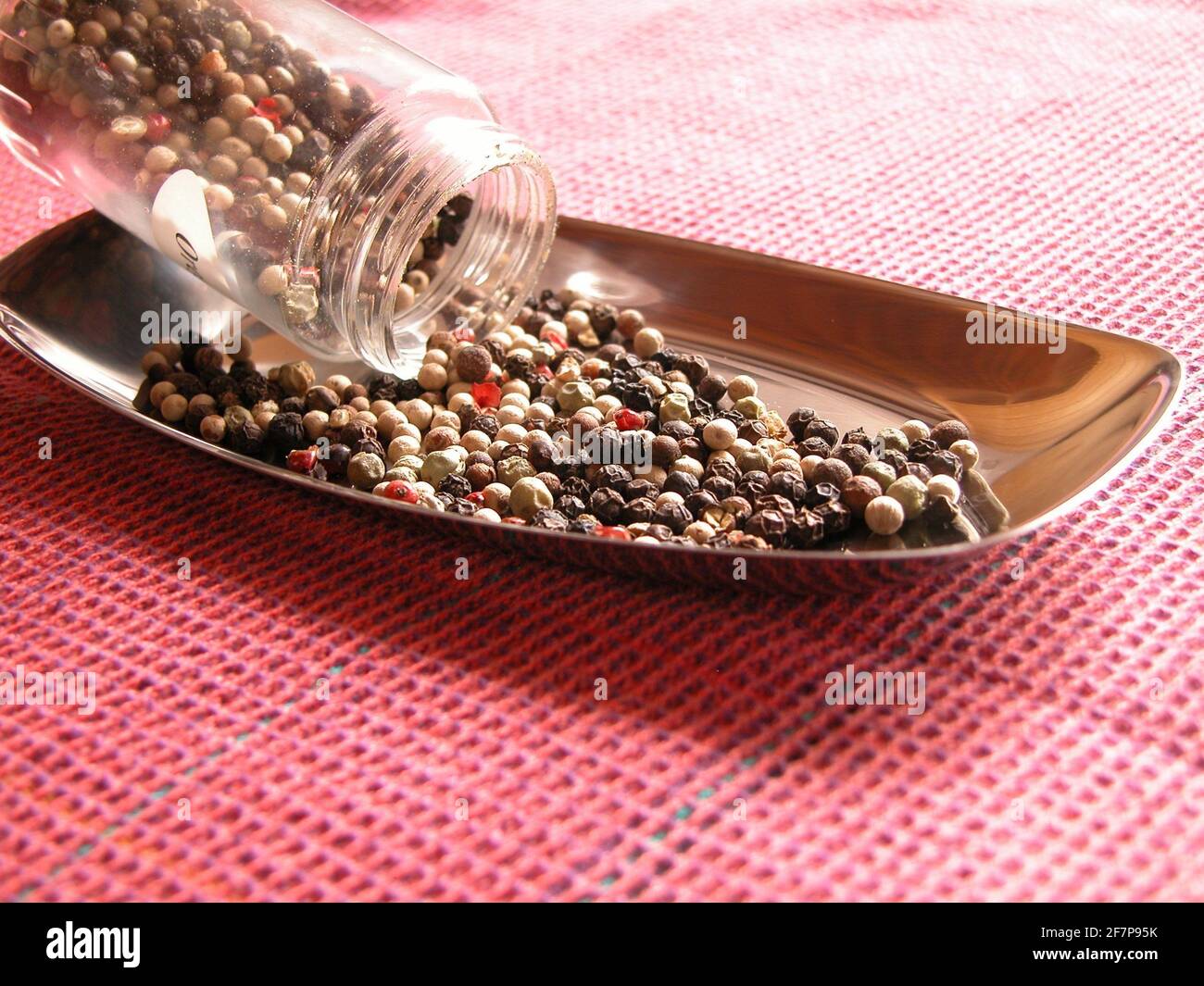 Pepper grains hi-res stock photography and images - Alamy