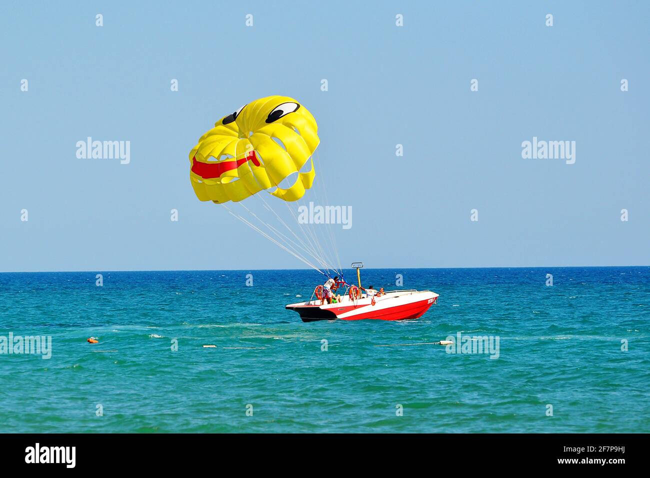 Parachute volant hi-res stock photography and images - Alamy
