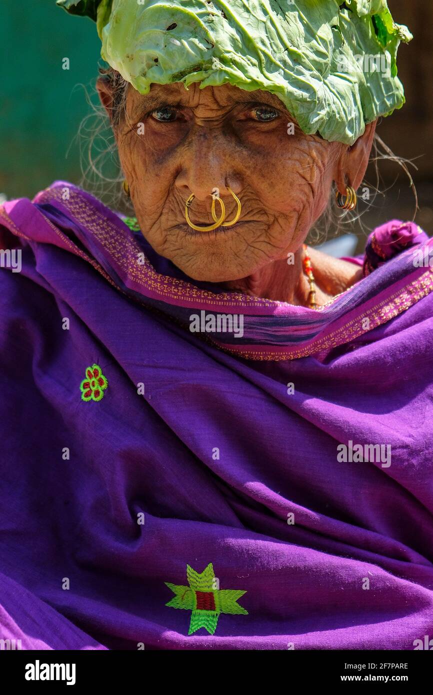 Kui tribe hi-res stock photography and images - Alamy