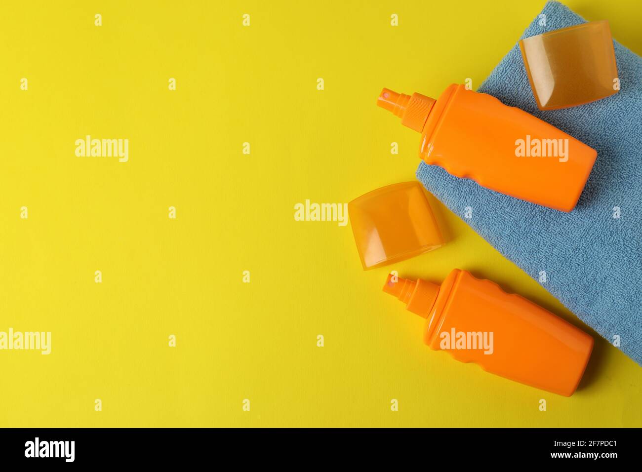 Sunscreen bottles beach accessories hi-res stock photography and images ...