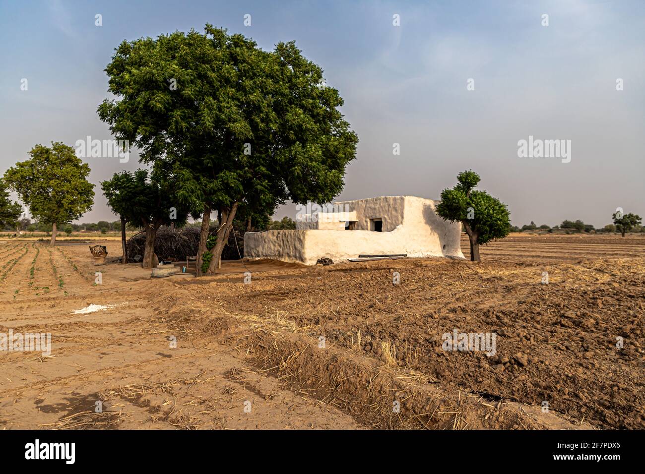 Traditional indian mud house hi-res stock photography and images - Alamy
