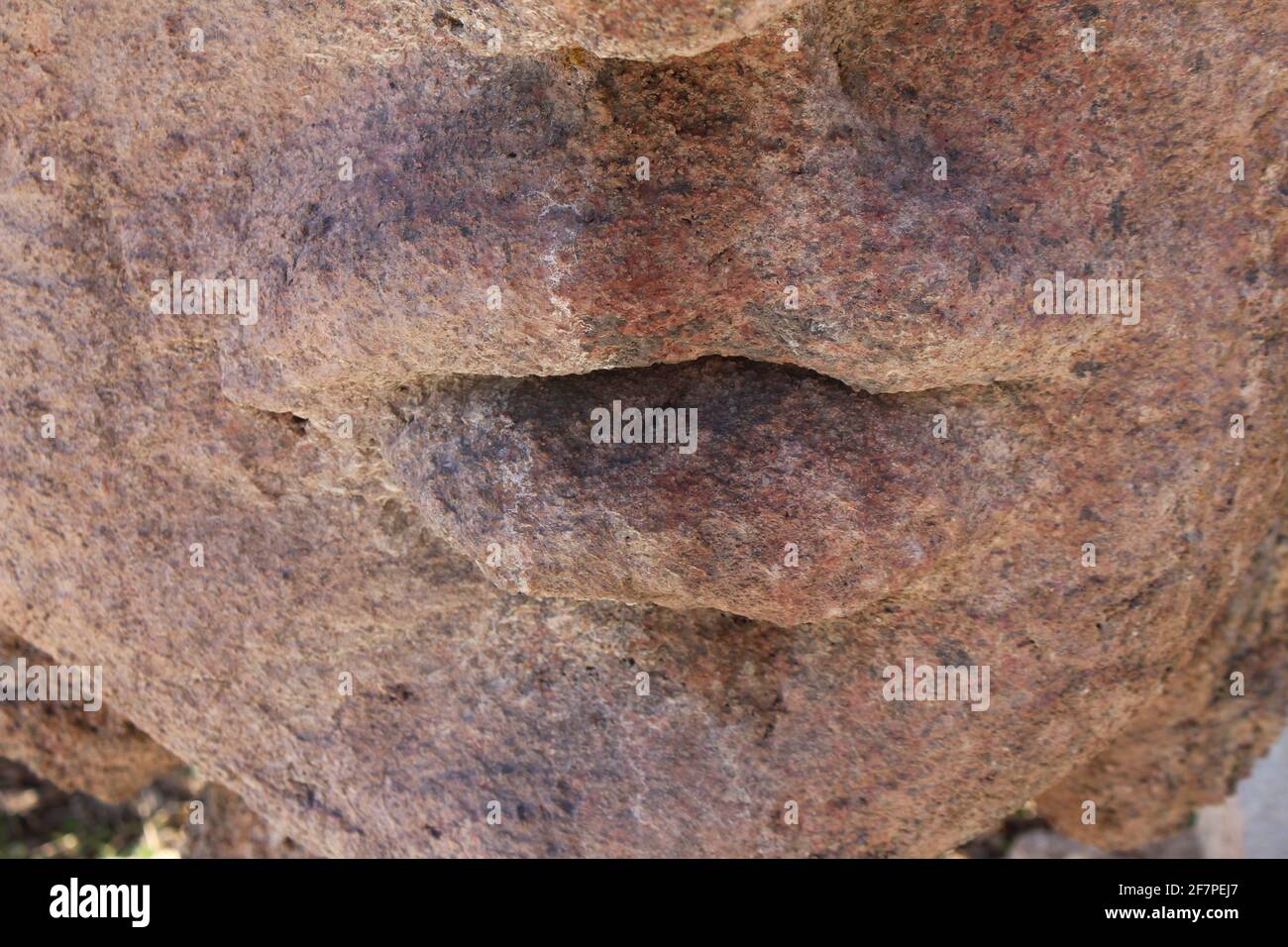 Face and lips stone hi-res stock photography and images - Alamy