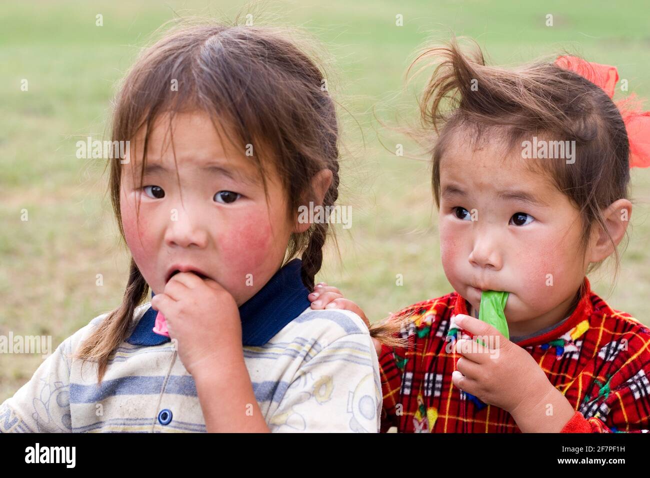 Two mongolian children hi-res stock photography and images - Alamy