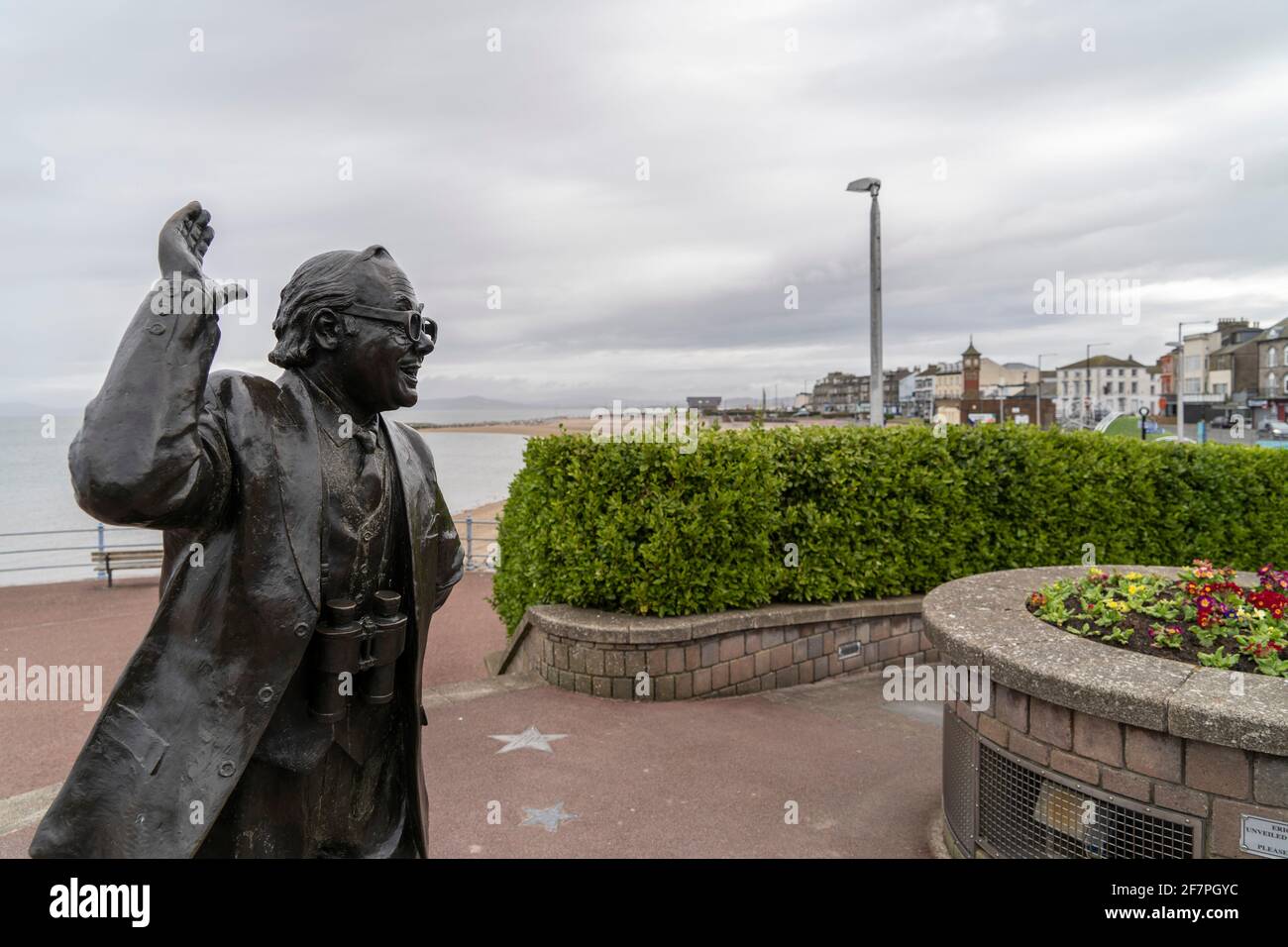 Eric Morecambe Statue High Resolution Stock Photography and Images - Alamy