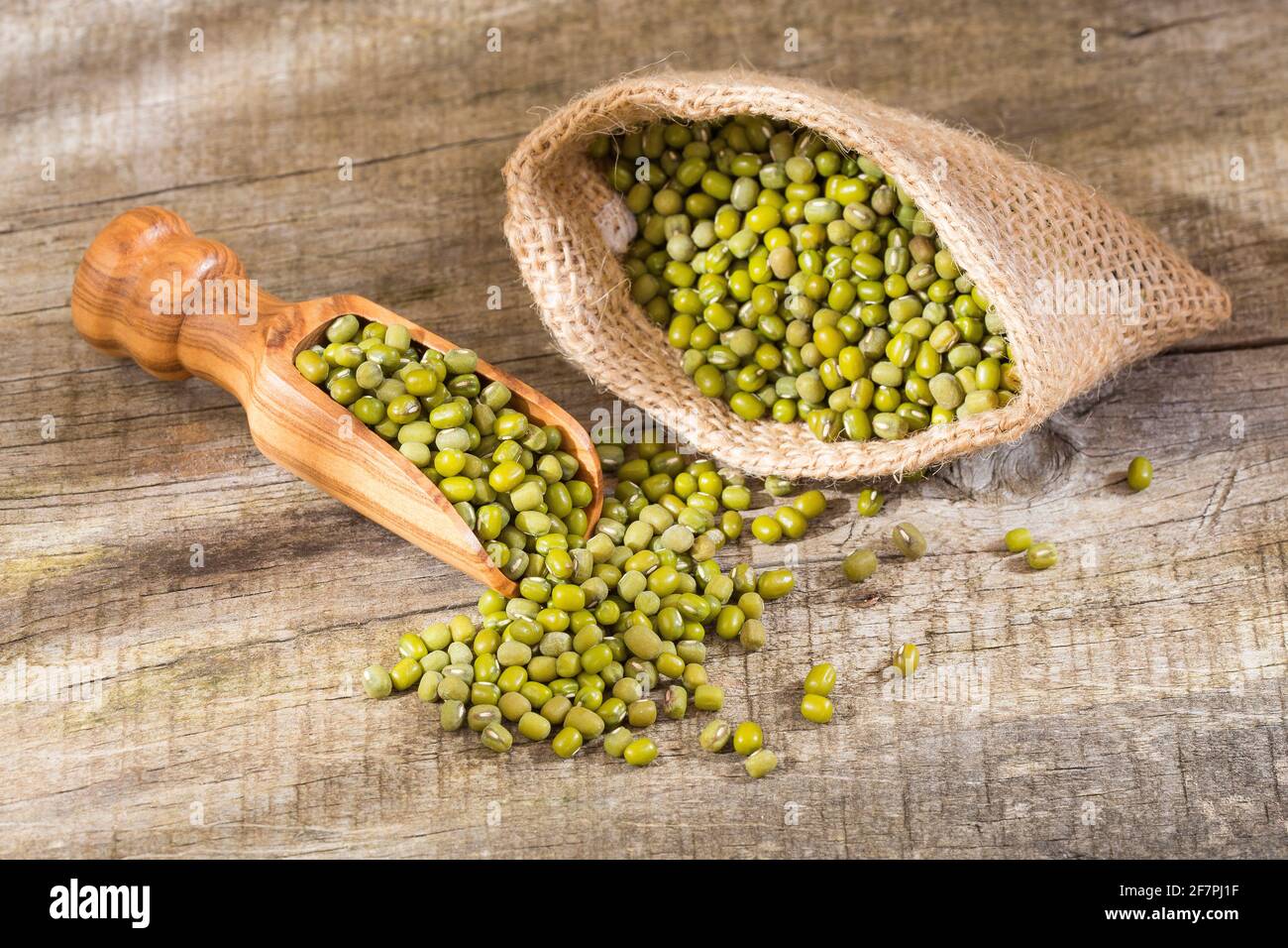 Green moong dal hi-res stock photography and images - Alamy
