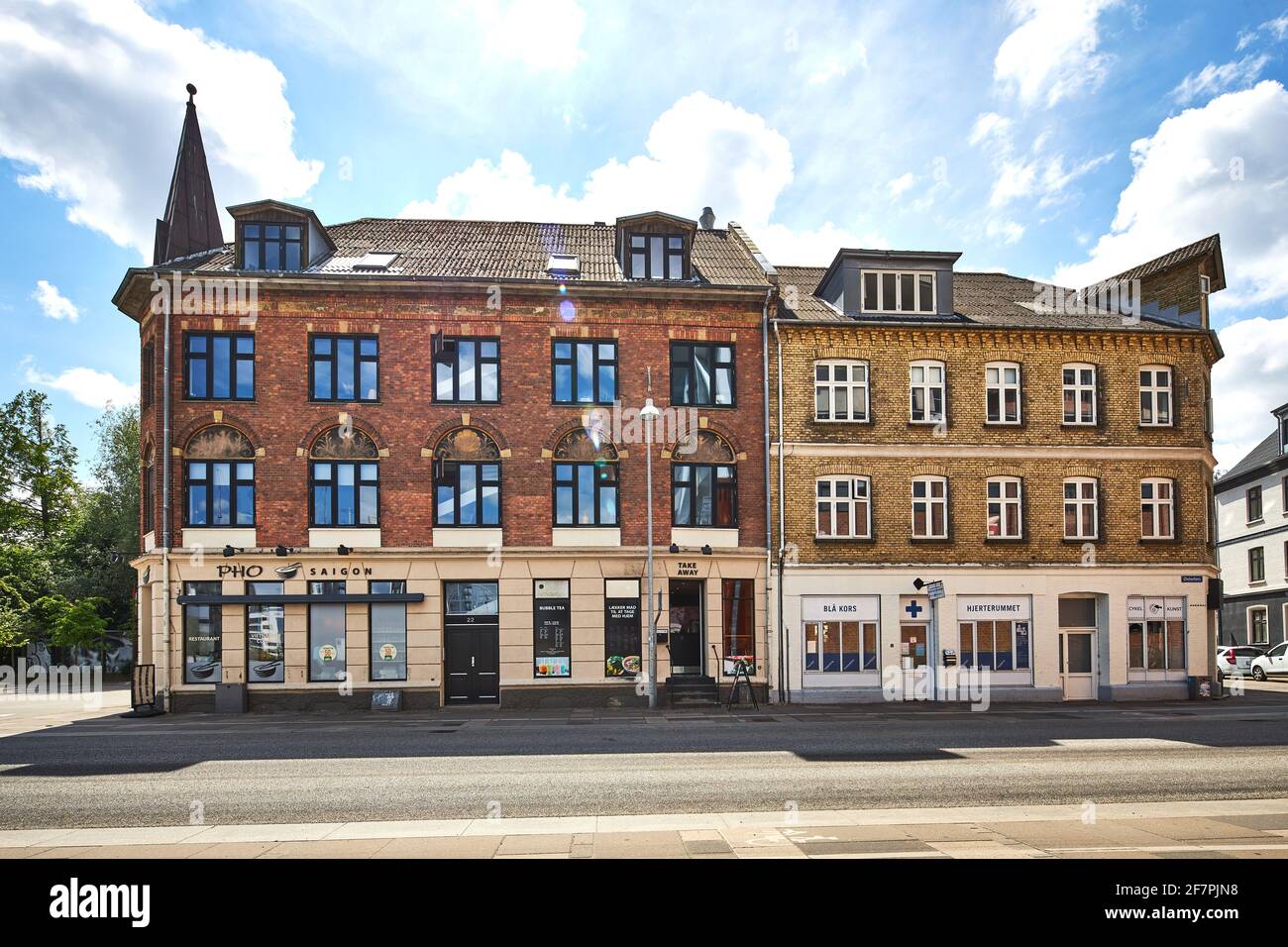 Thrift store art hi-res stock photography and images - Alamy