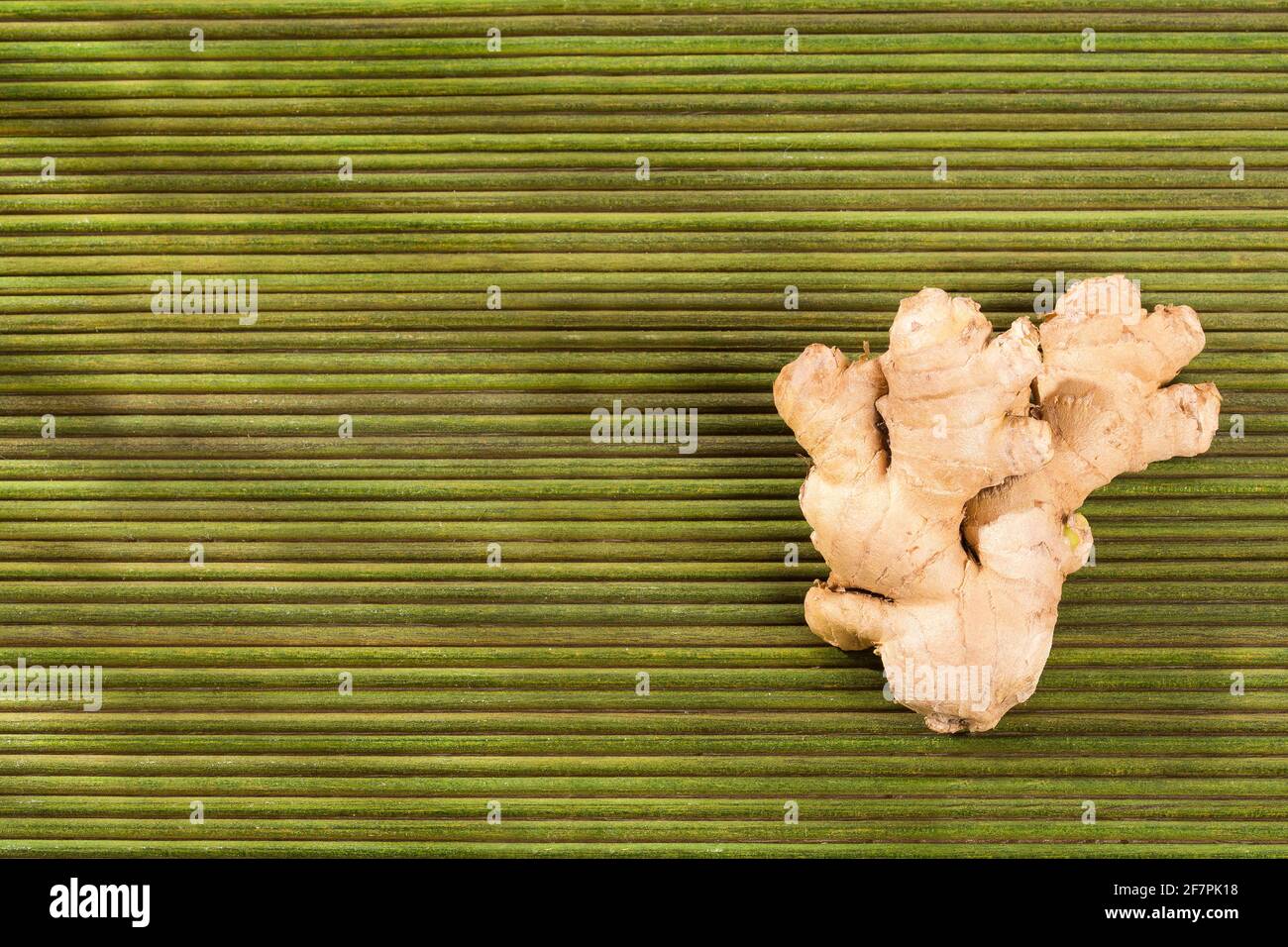 Fresh ginger root - Zingiber officinale Stock Photo - Alamy