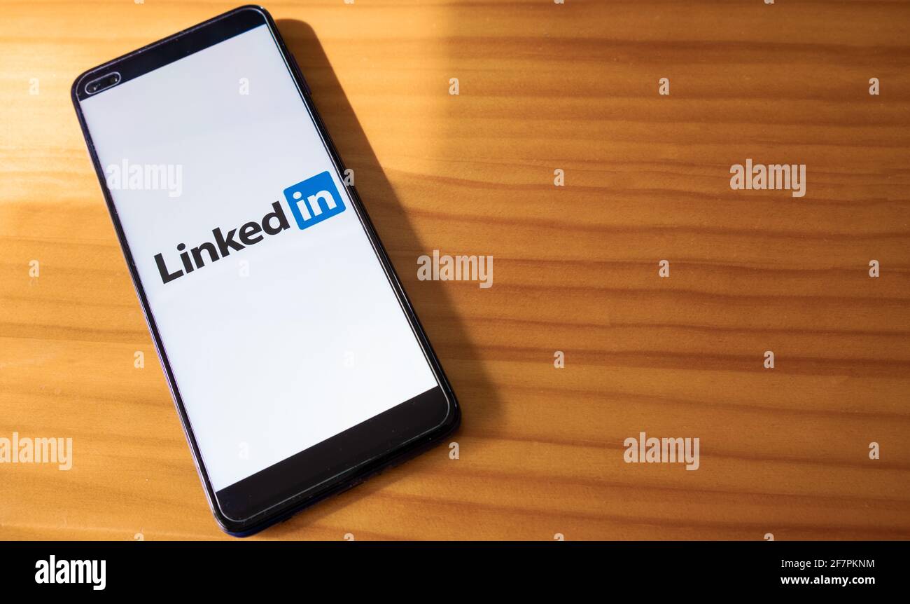 Linkedin app interface hi-res stock photography and images - Alamy