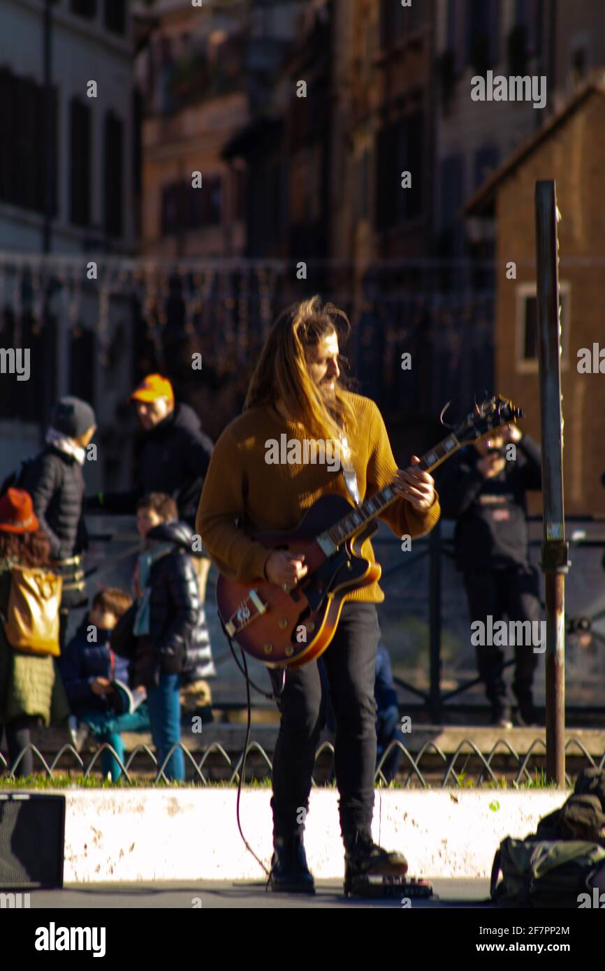 Street art of jazz musician hi-res stock photography and images - Alamy