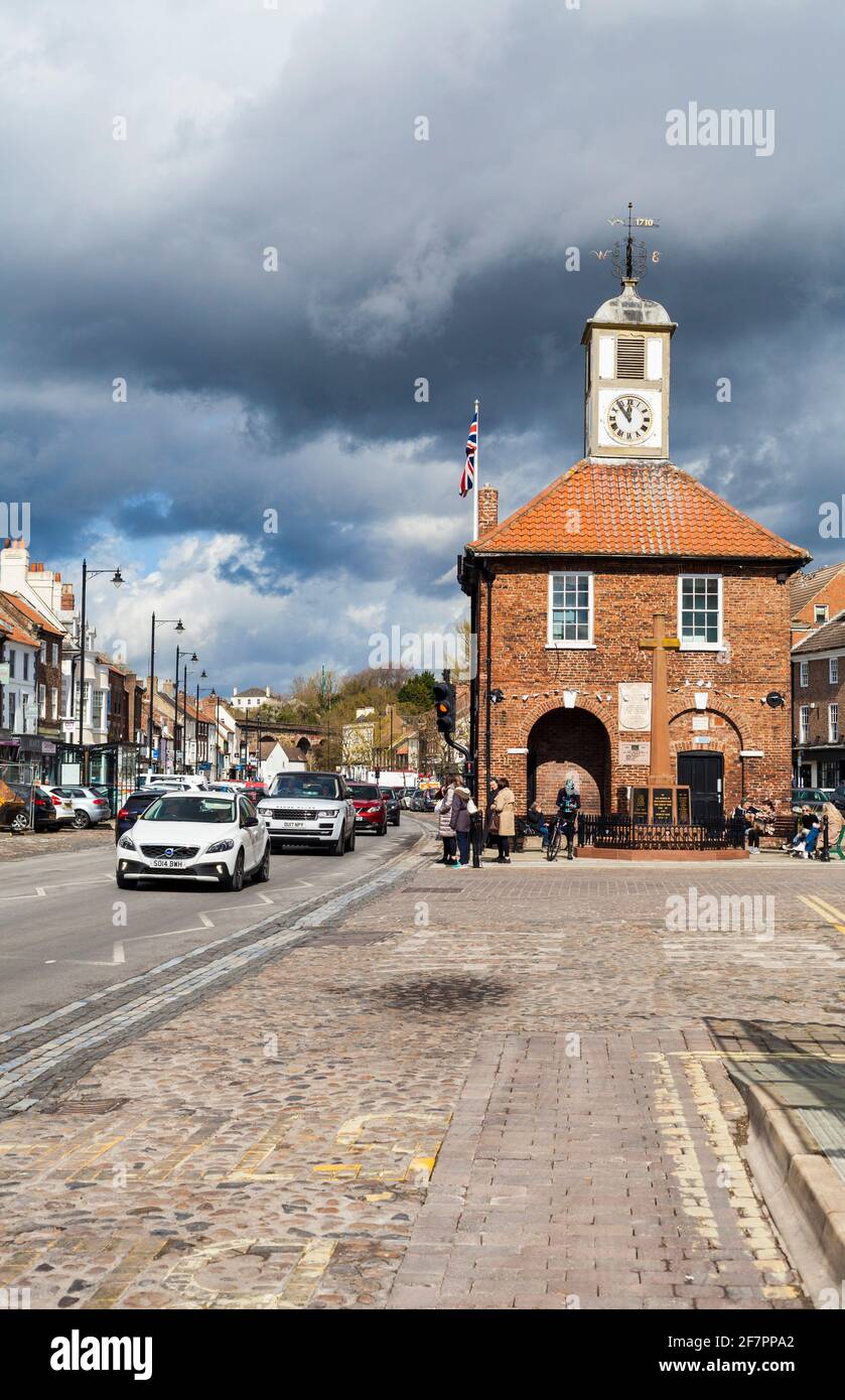 Yarm town hall high street hi-res stock photography and images - Alamy