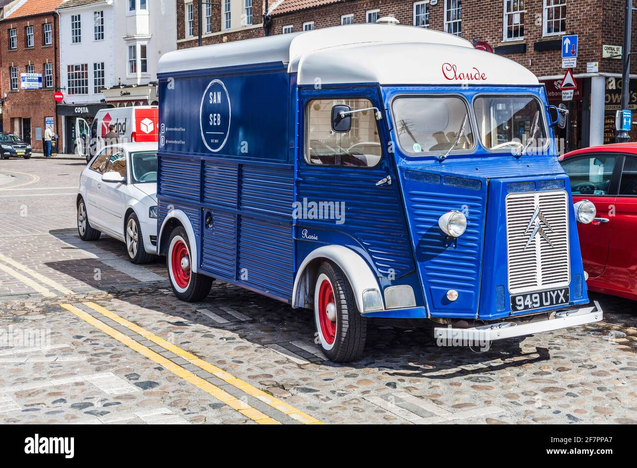 Vintage coffee van hi-res stock photography and images - Alamy