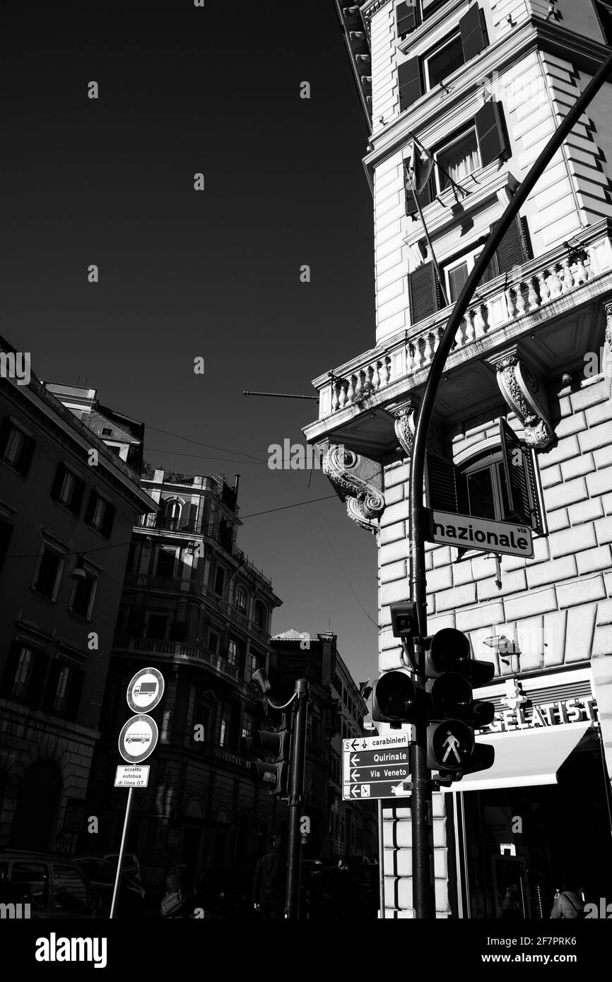 Corner architecture hi-res stock photography and images - Alamy