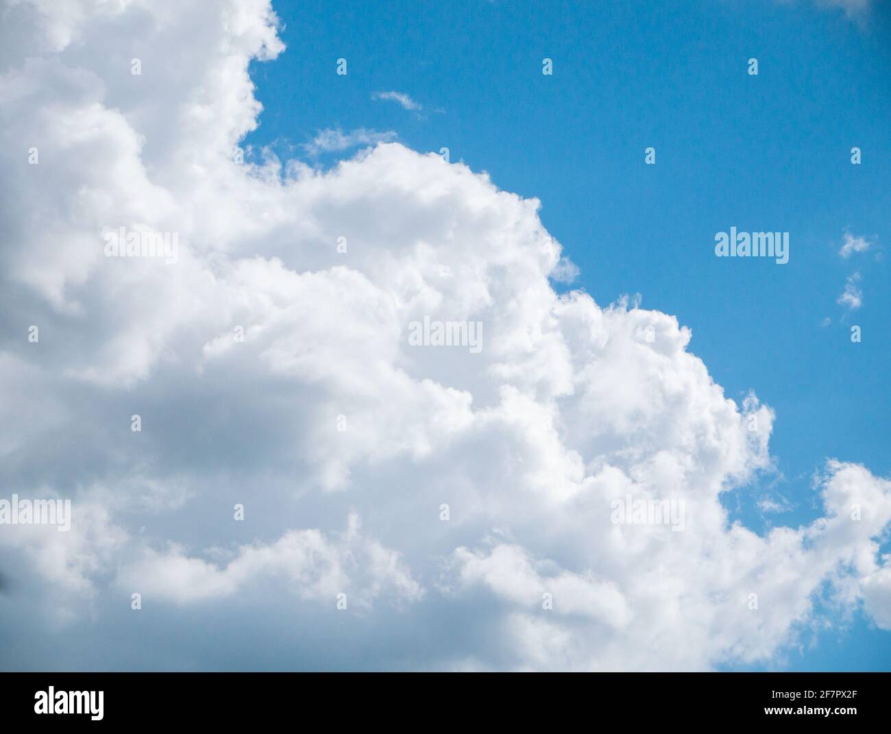 Clear weather hi-res stock photography and images - Alamy