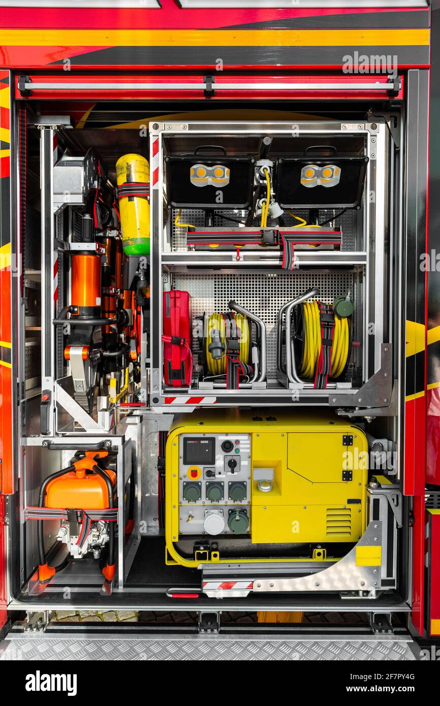 Fireman wire hi-res stock photography and images - Alamy