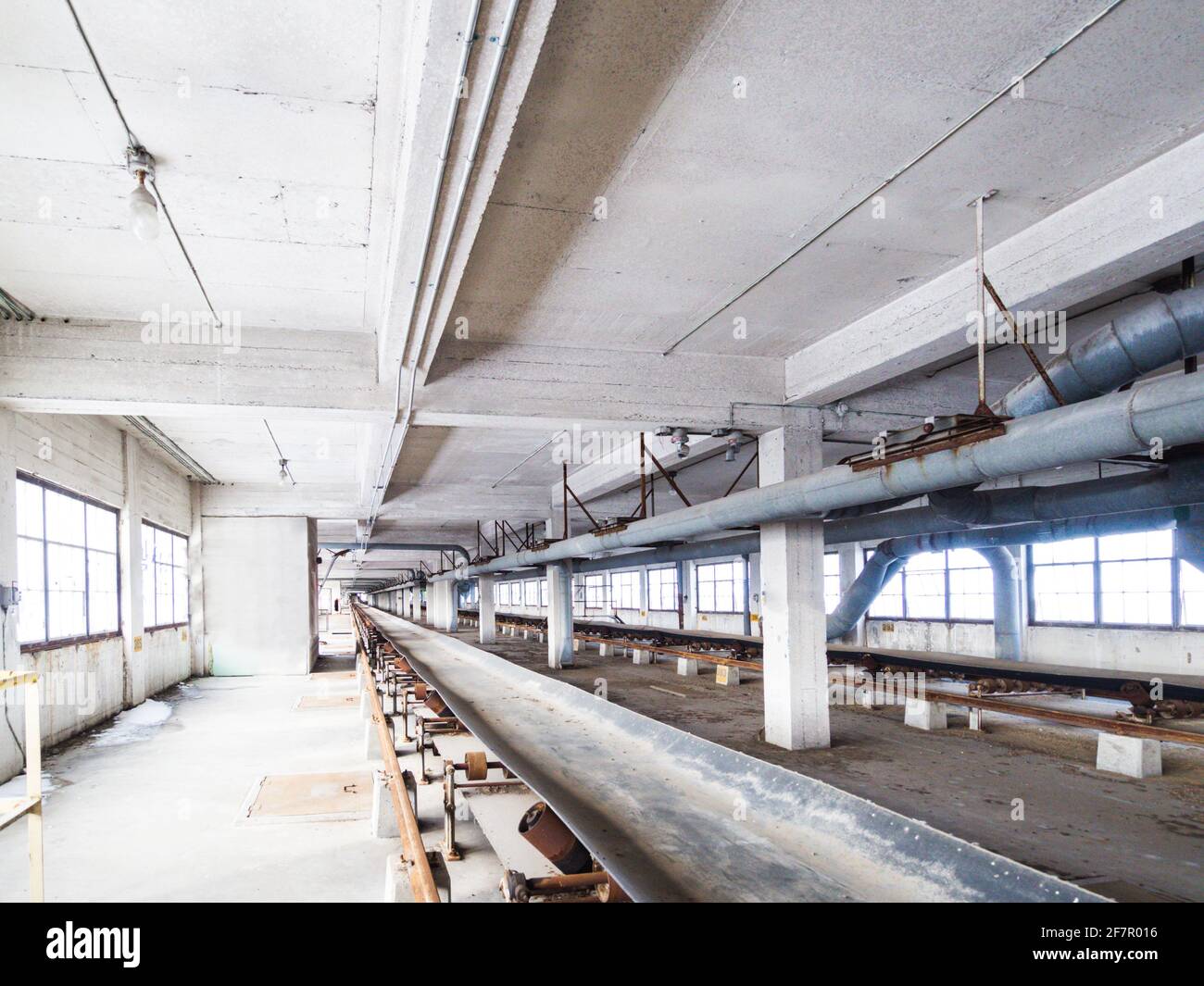 Dusty factory floor hi-res stock photography and images - Alamy