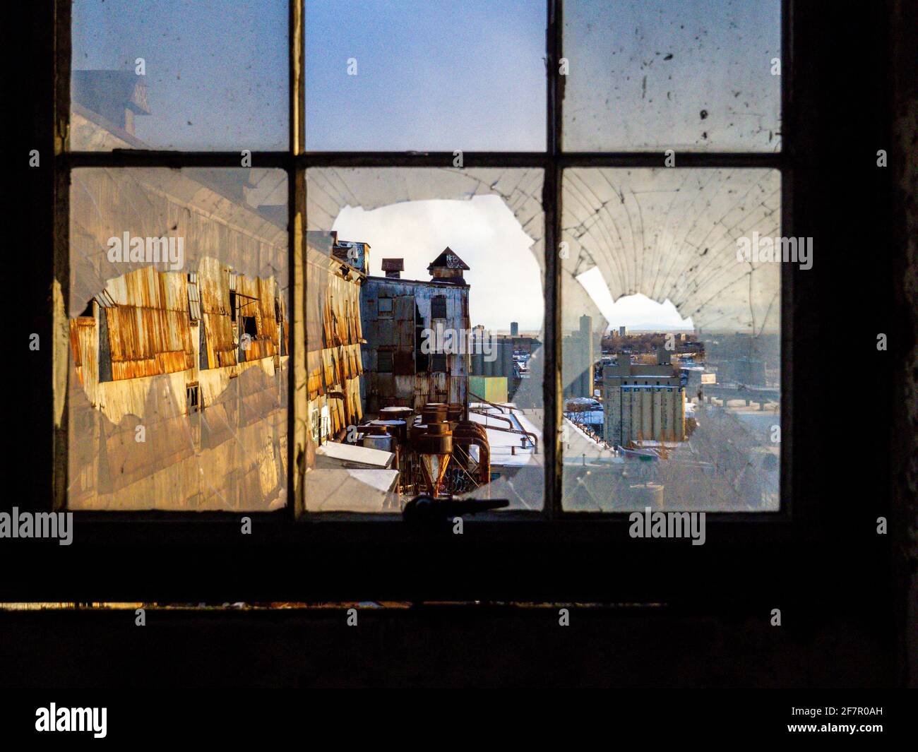 Big window texture hi-res stock photography and images - Alamy