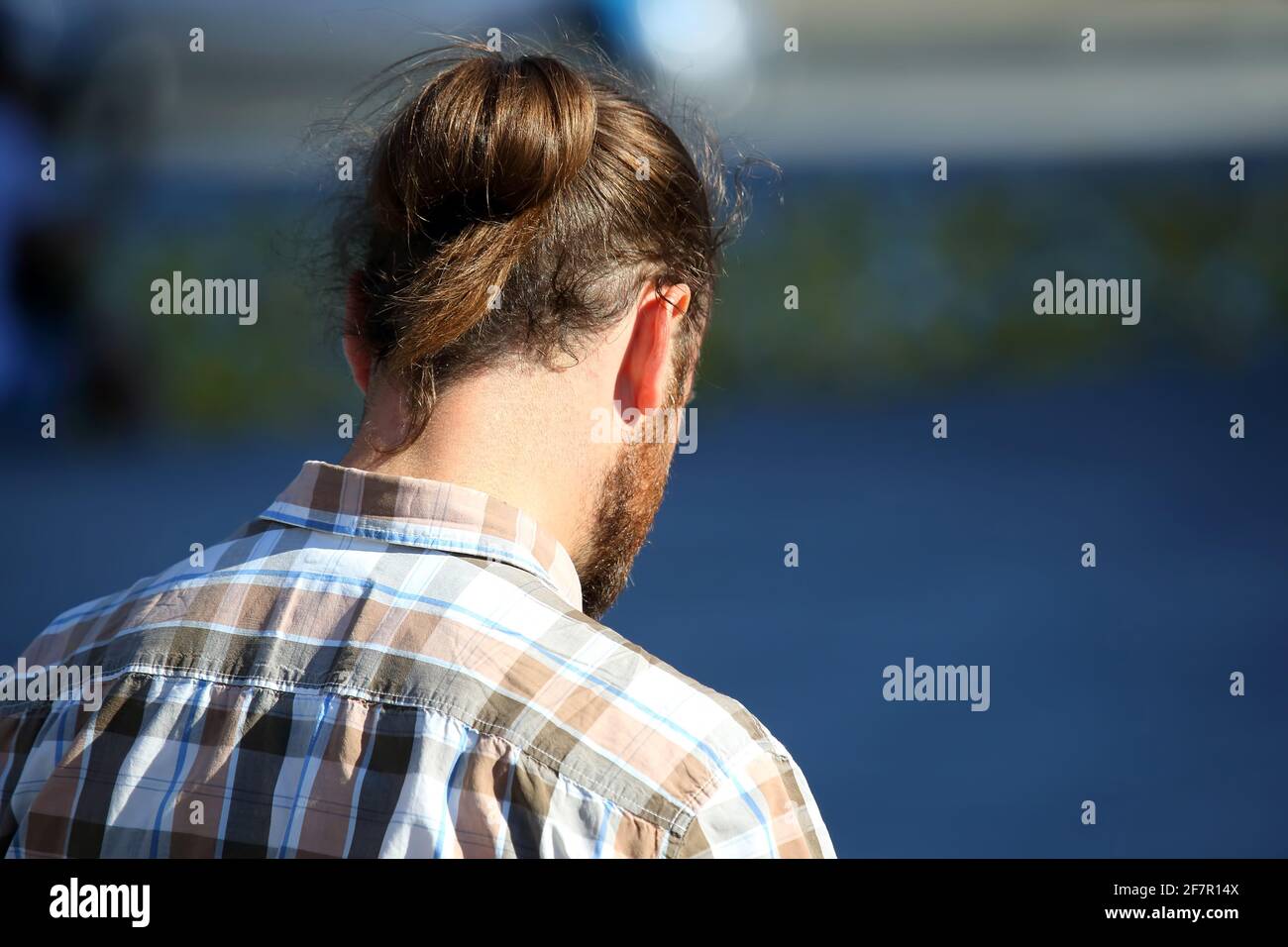 Hairy back man hi-res stock photography and images - Alamy