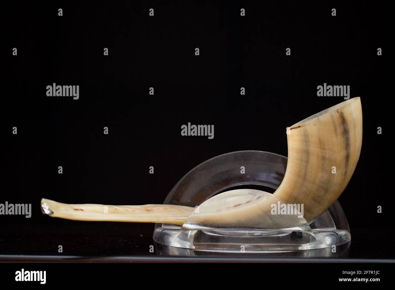 Menorah and ark of the covenant hi-res stock photography and images - Alamy