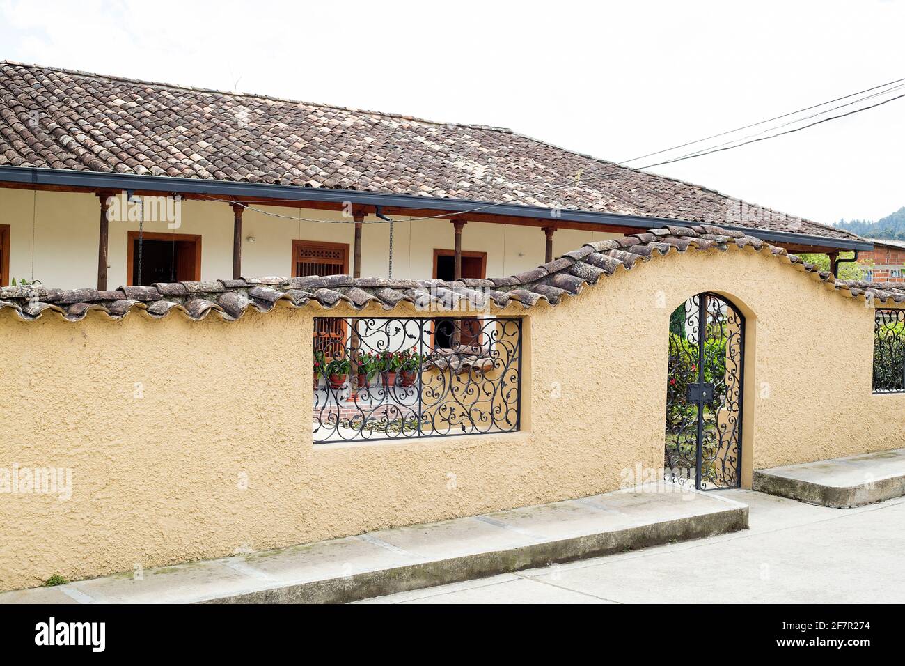Colonial house. Colombian traditional architecture Stock Photo - Alamy