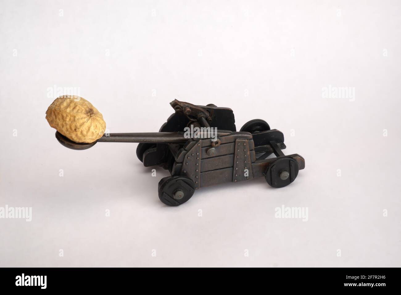 Vintage catapult hi-res stock photography and images - Alamy