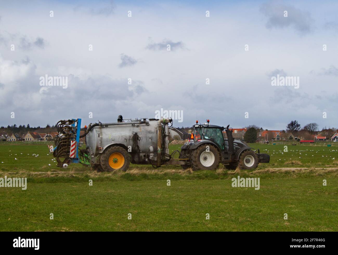 Slurry tanker hi-res stock photography and images - Alamy