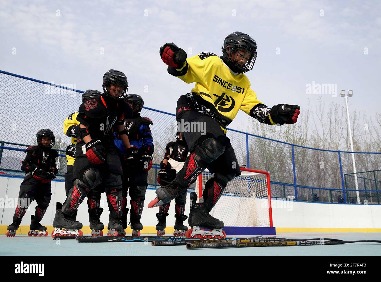 Students tagou shaolin kung fu hi-res stock photography and images - Alamy