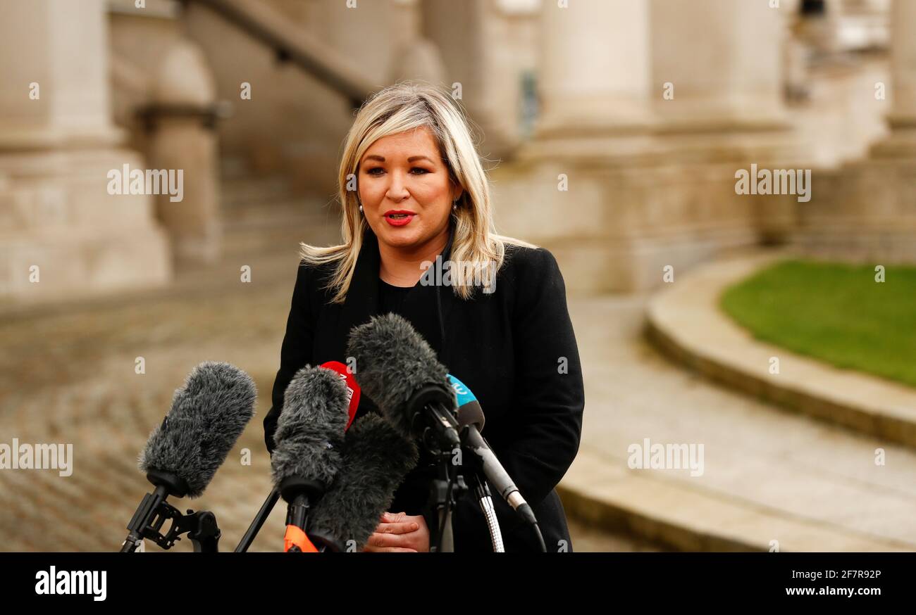 Speaks at belfast city hall hi-res stock photography and images - Alamy
