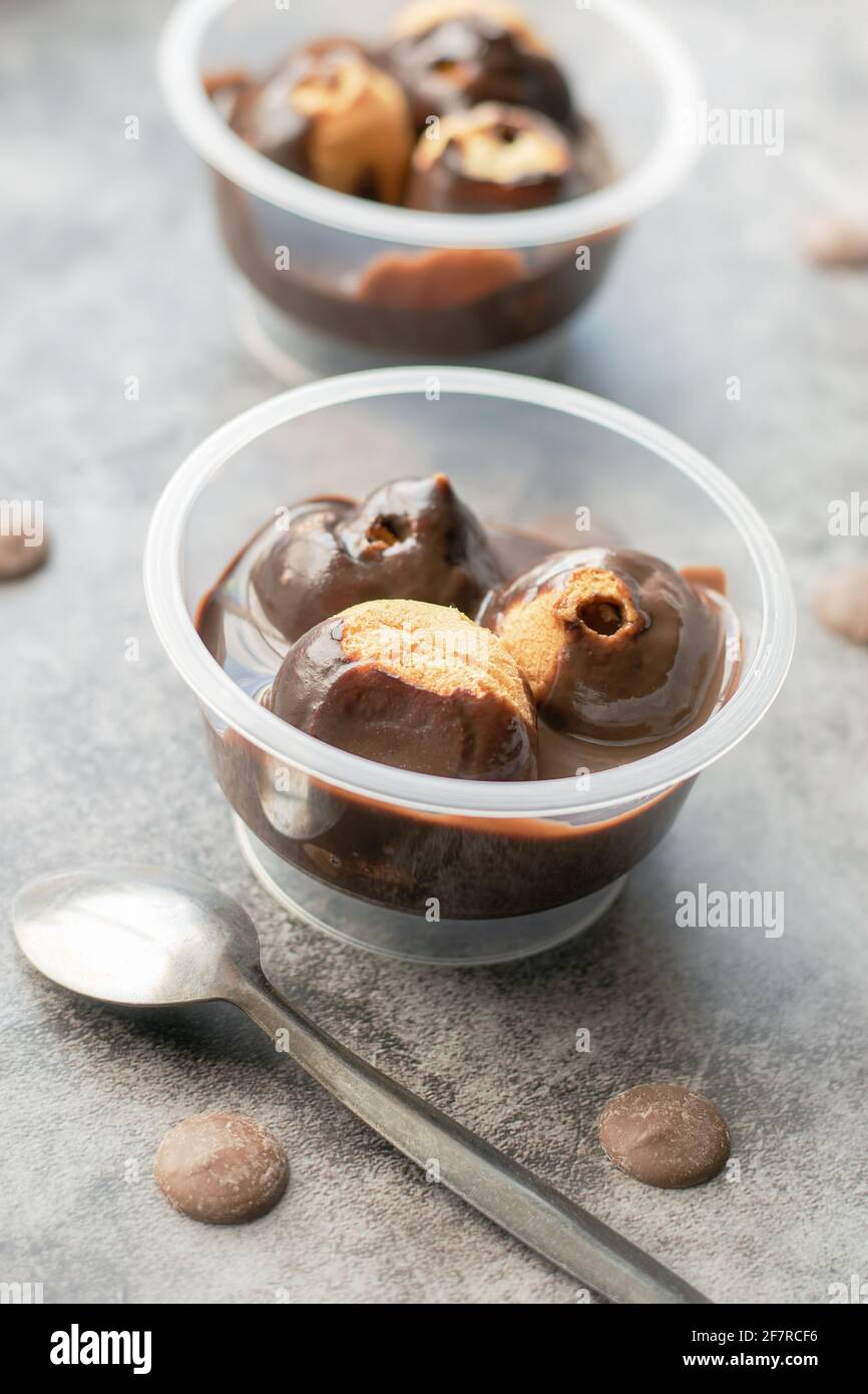 Profiterole pudding hi-res stock photography and images - Alamy