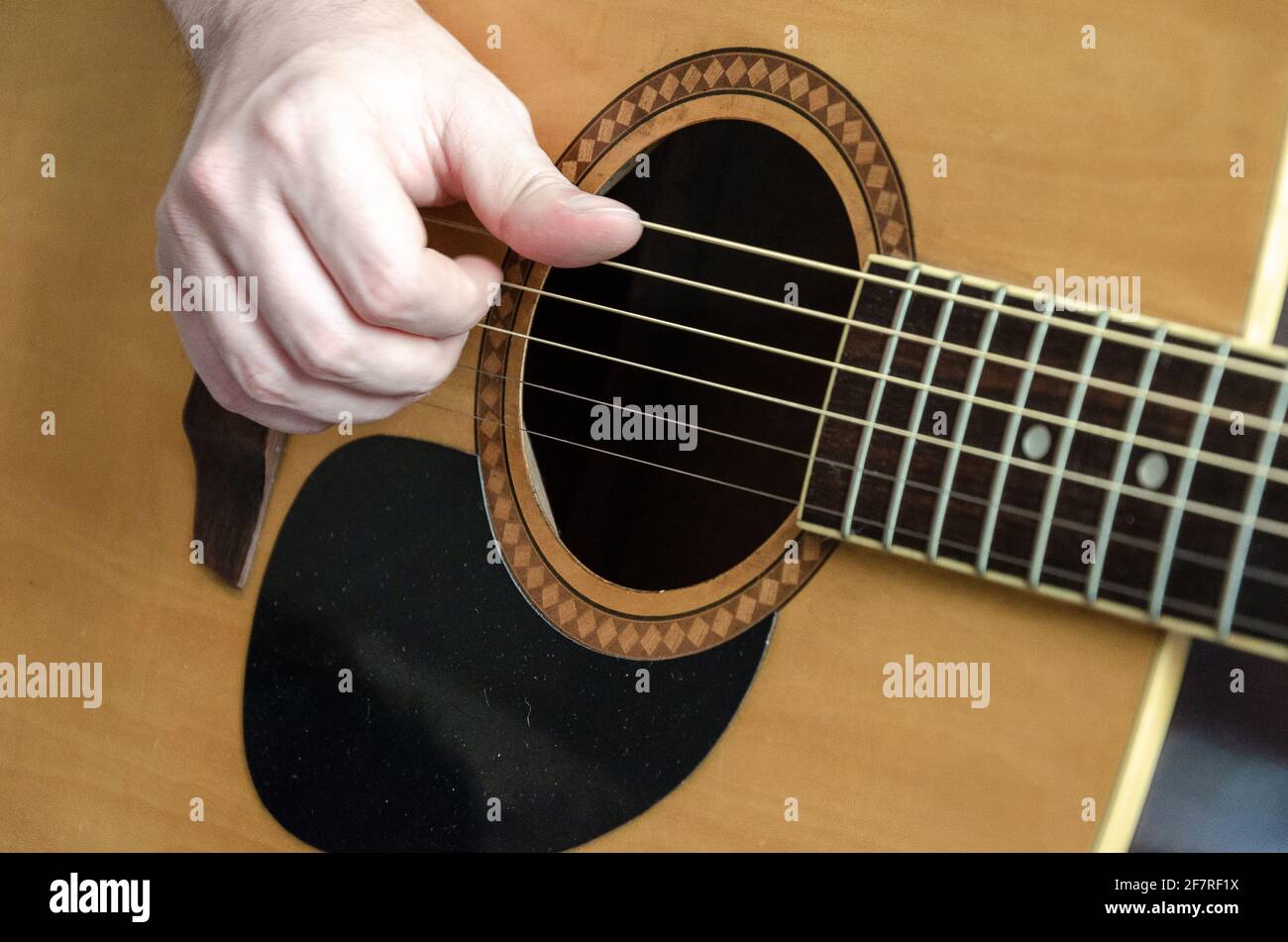 Strings on guitar hi-res stock photography and images - Alamy