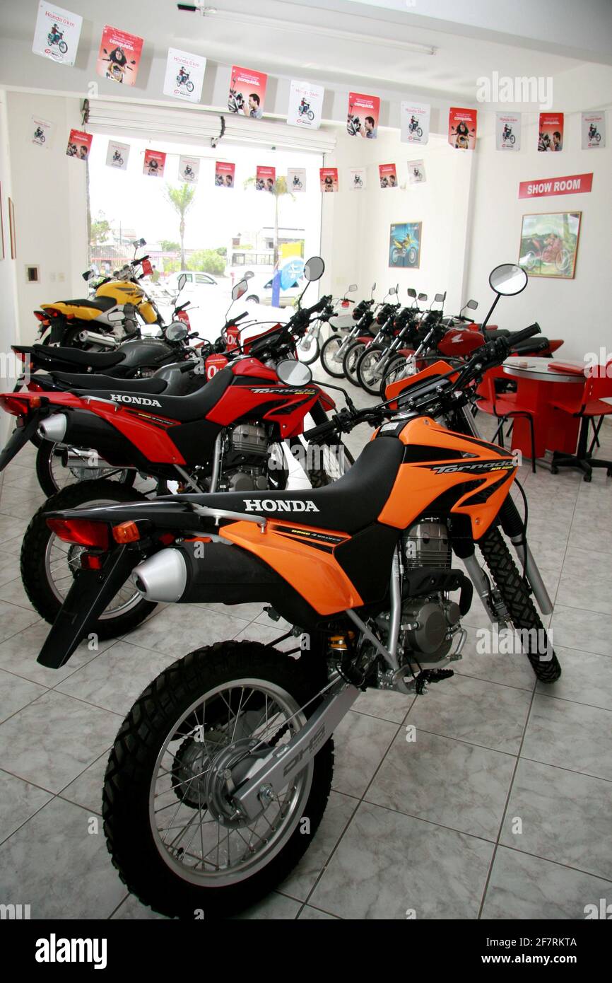 Honda dealership 2008 hi-res stock photography and images - Alamy
