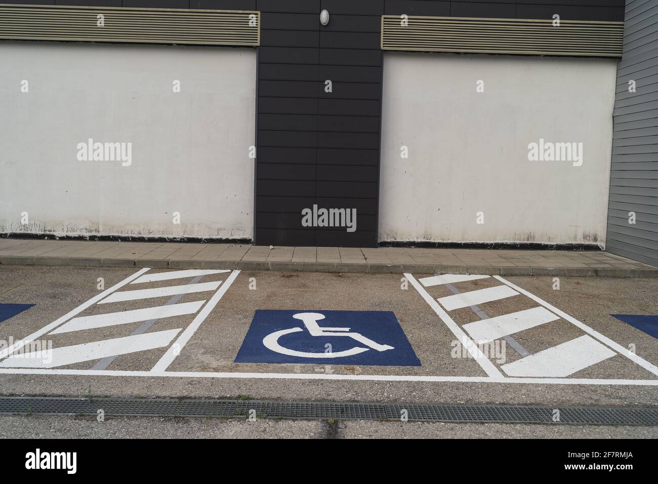 Parking lot for disabled people Stock Photo - Alamy