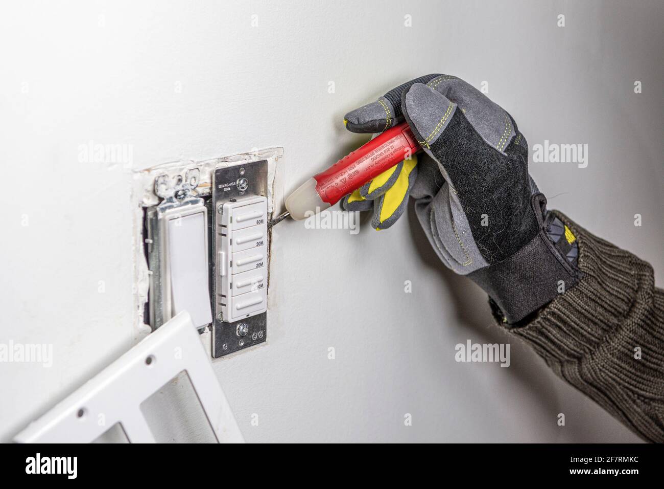 Electrical relay switch hi-res stock photography and images - Alamy