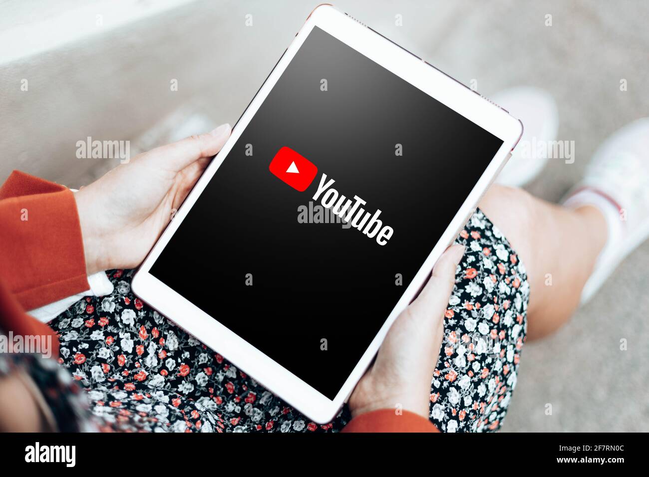 Watching youtube logo hi-res stock photography and images - Alamy