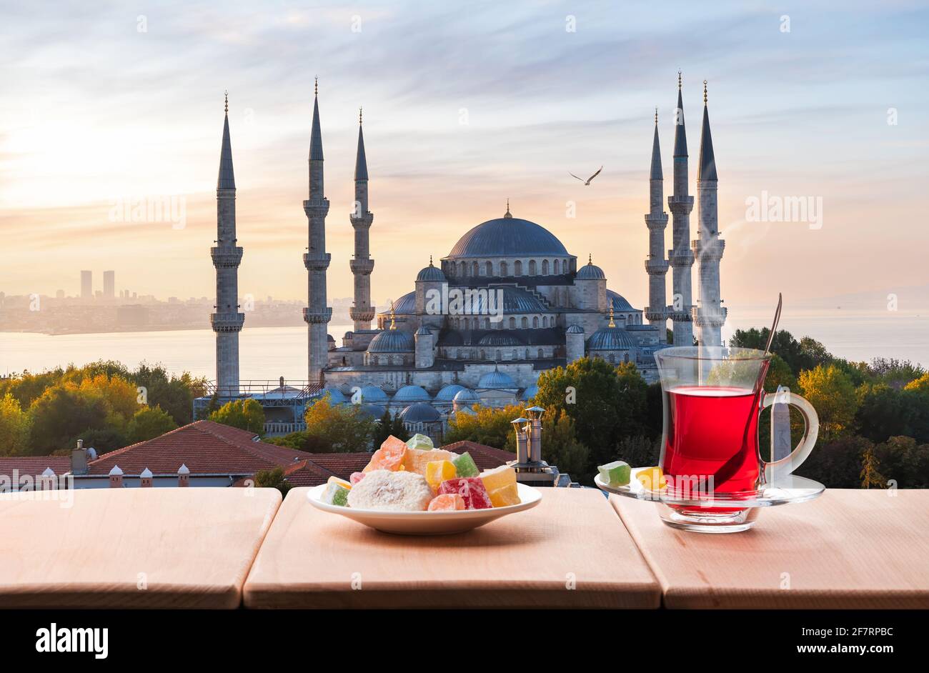 Traditional turkish tea in front of the Blue Mosque, Istanbul Stock ...