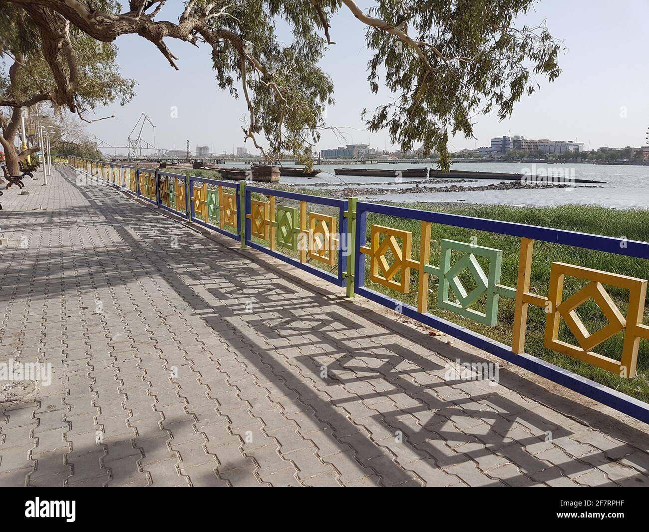 Basra memorial hi-res stock photography and images - Alamy
