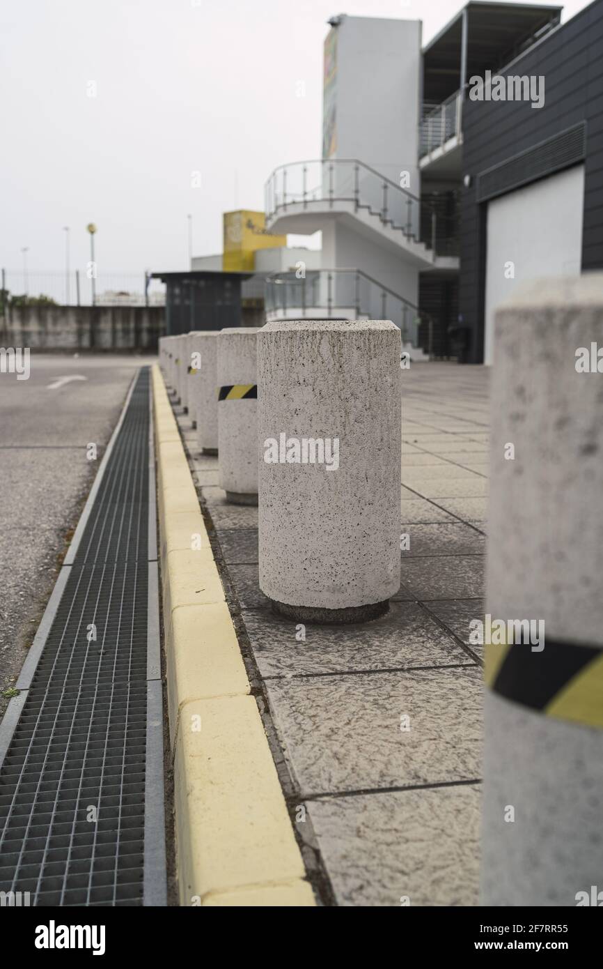 Cement bollards hi-res stock photography and images - Alamy
