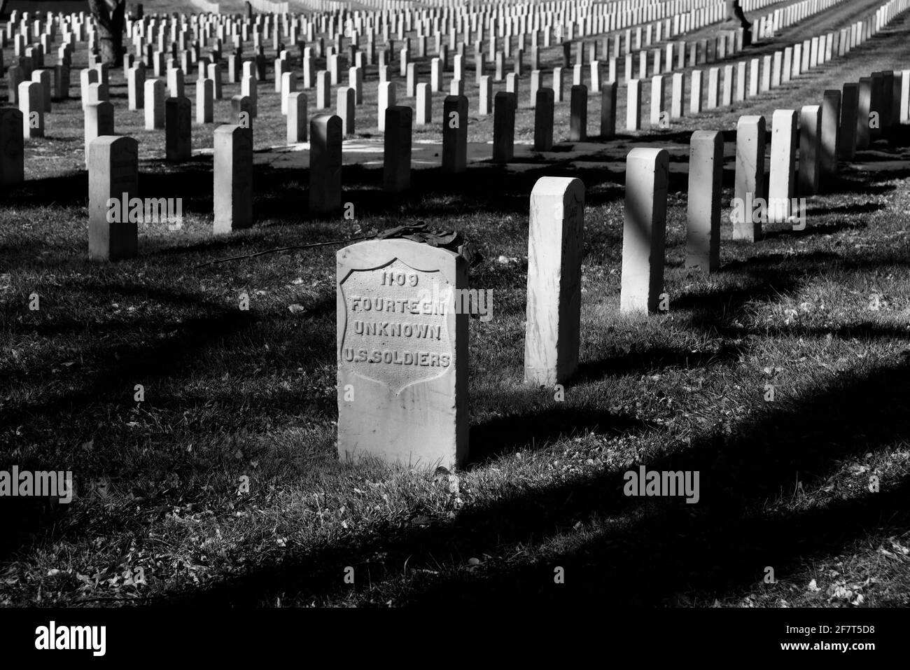 Marble tombstones mark the graves of unknown American Civil War ...