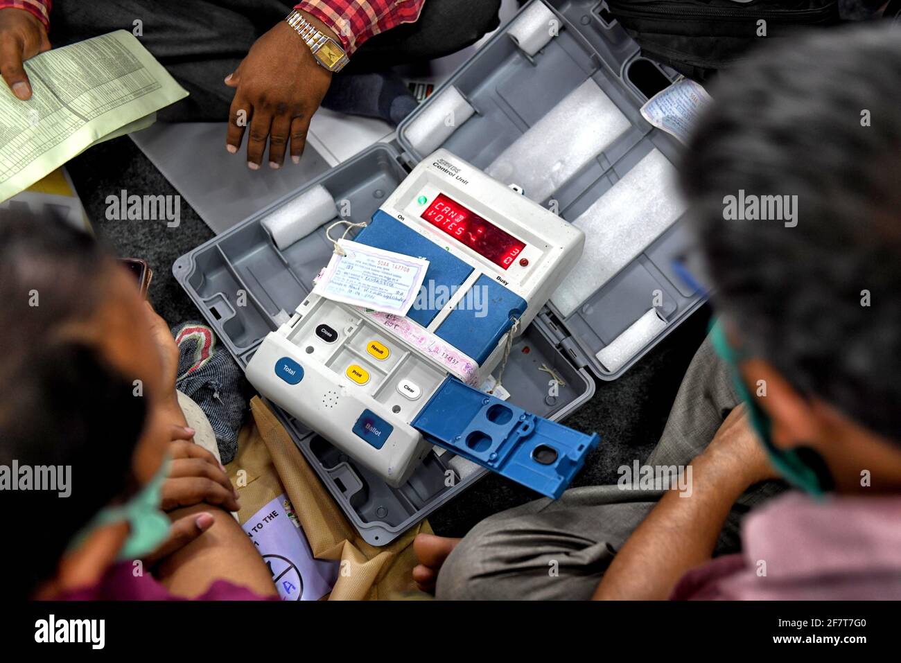 Electronic Voting Machine India High Resolution Stock Photography and ...