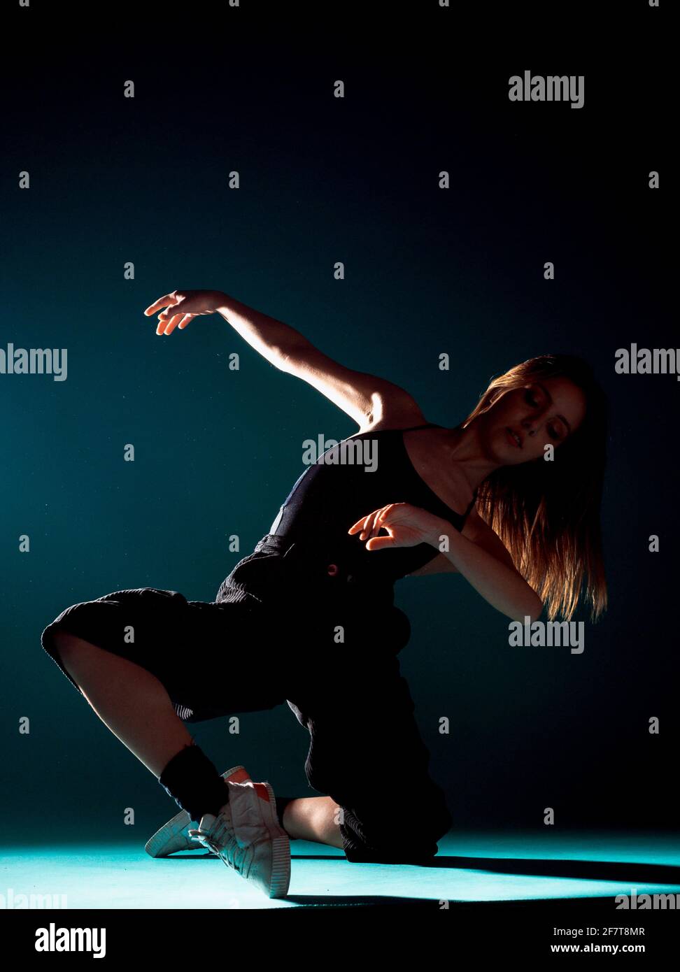 Modern dance artist practicing a choreographic dance routine Stock ...